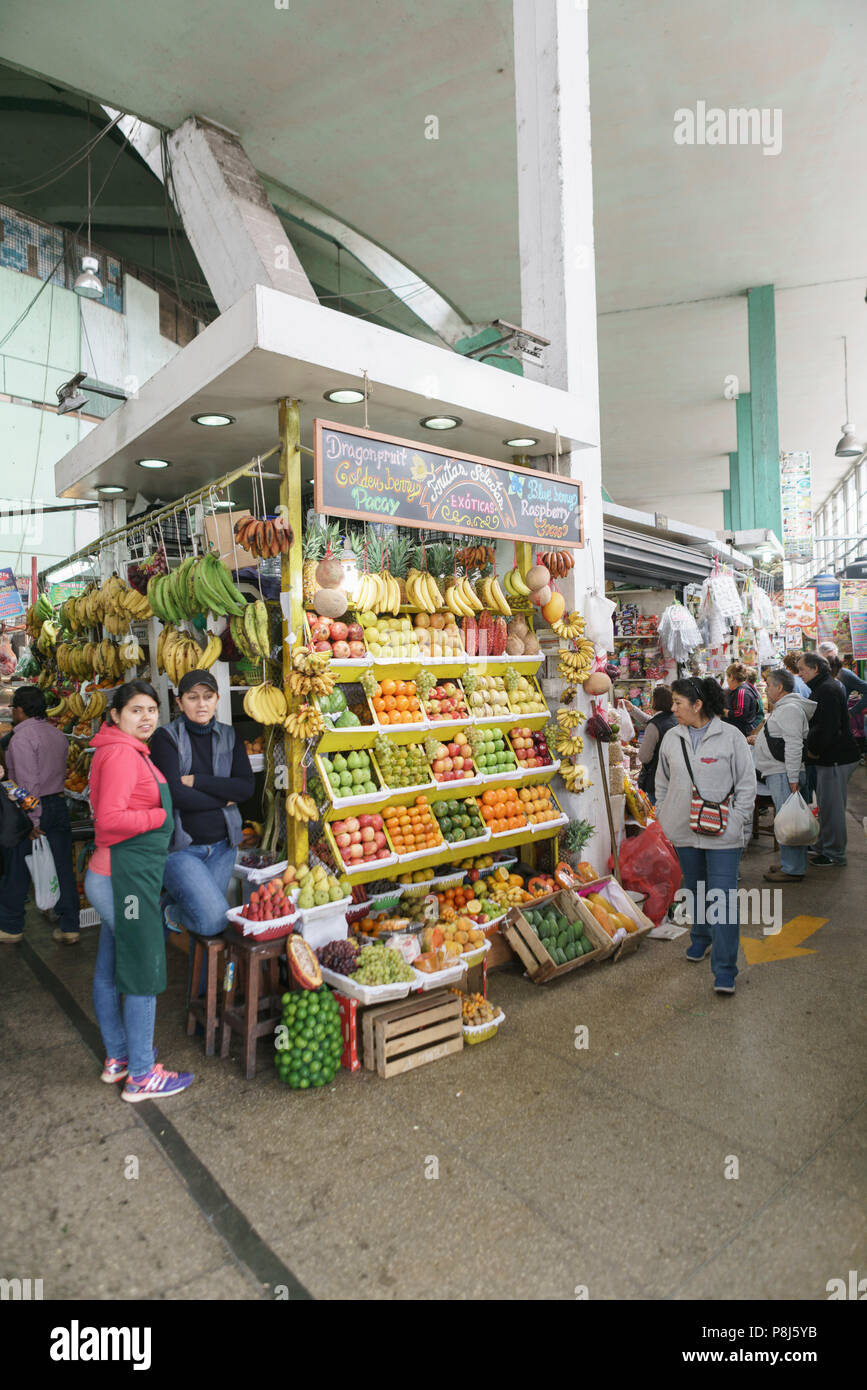 Fruits market stall mercado hi-res stock photography and images - Alamy