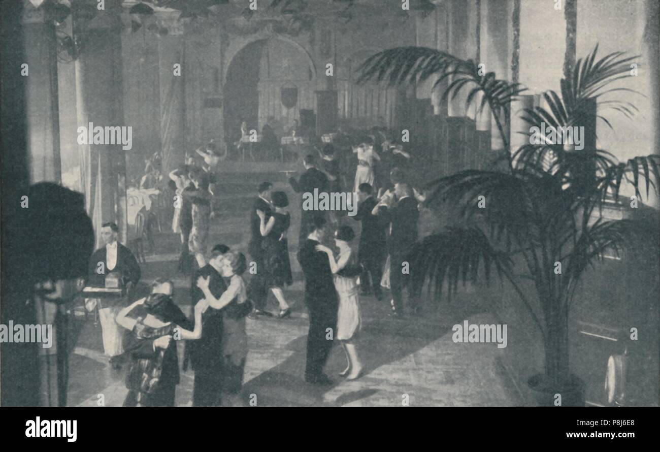 Dance halls 1930s hi-res stock photography and images - Alamy