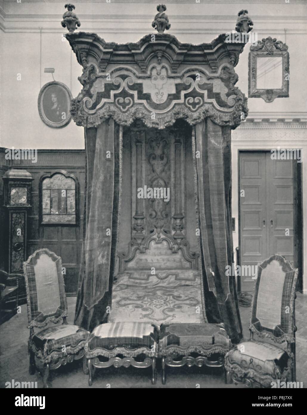 'State Bed, English, c.1708', 1928. Artist: Unknown Stock Photo - Alamy
