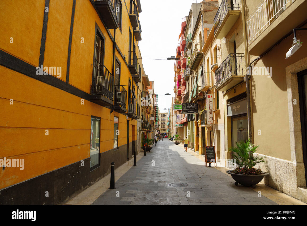 Reus, Spain - August 16, 2017: Streets of Reus on hot sunny day. Reus ...