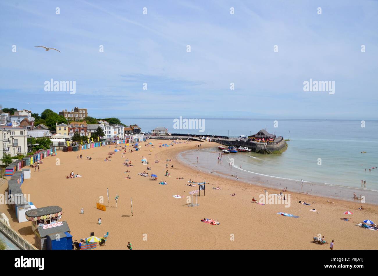 Broadstairs beach kent hi-res stock photography and images - Alamy