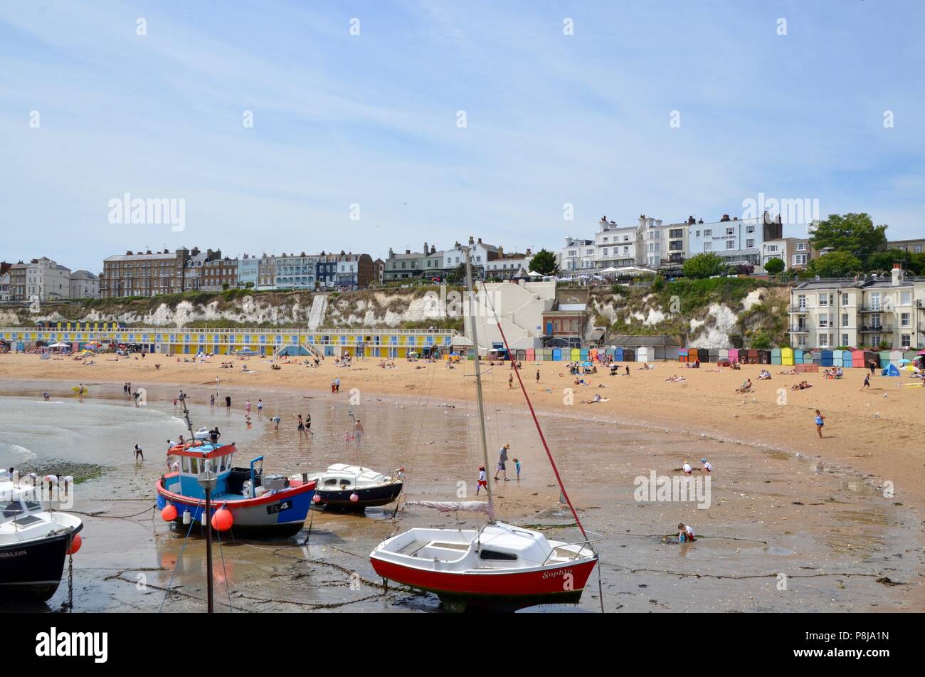 Broadstairs beach kent hi-res stock photography and images - Alamy
