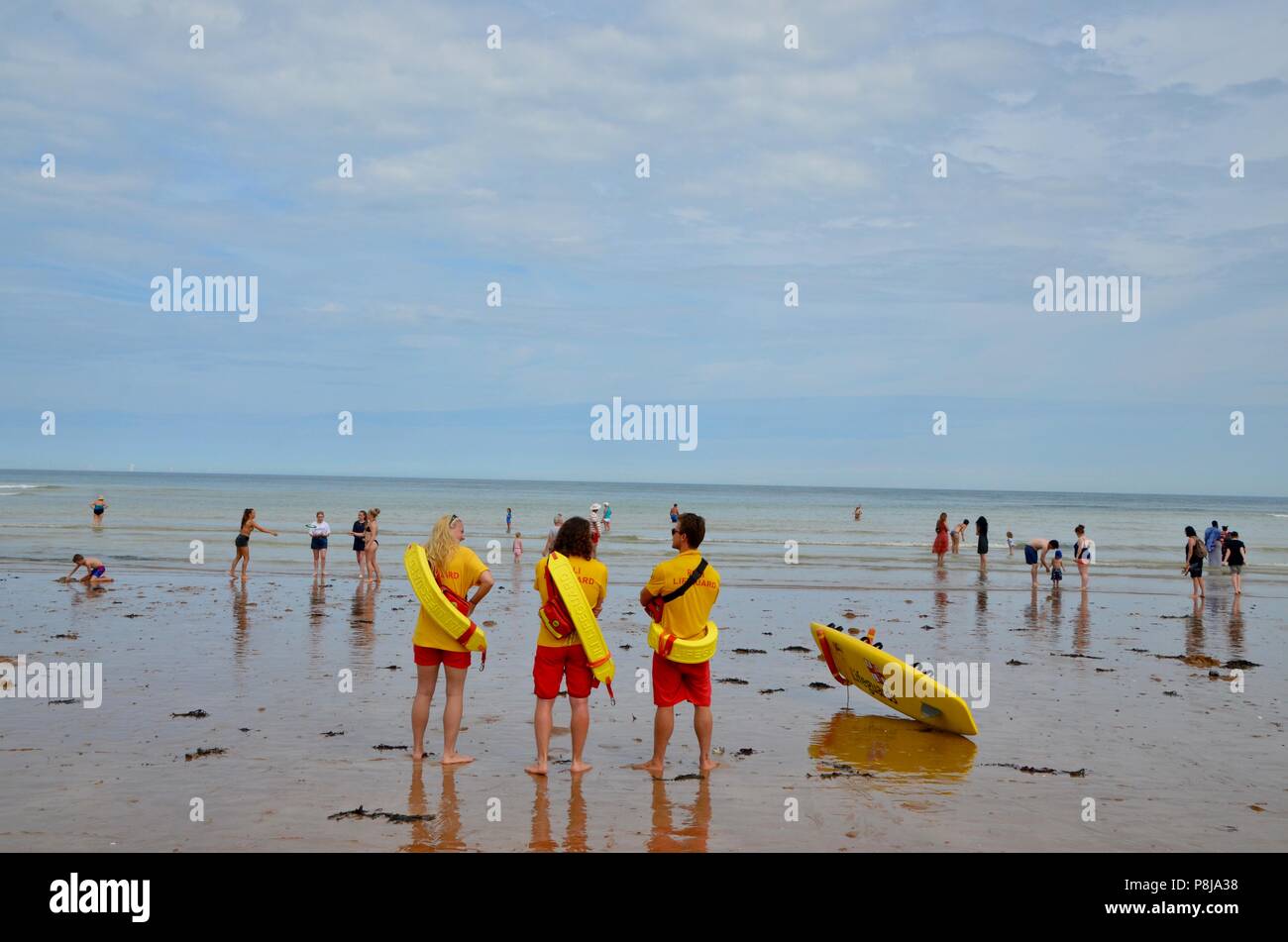 Female lifeguards hi-res stock photography and images - Alamy