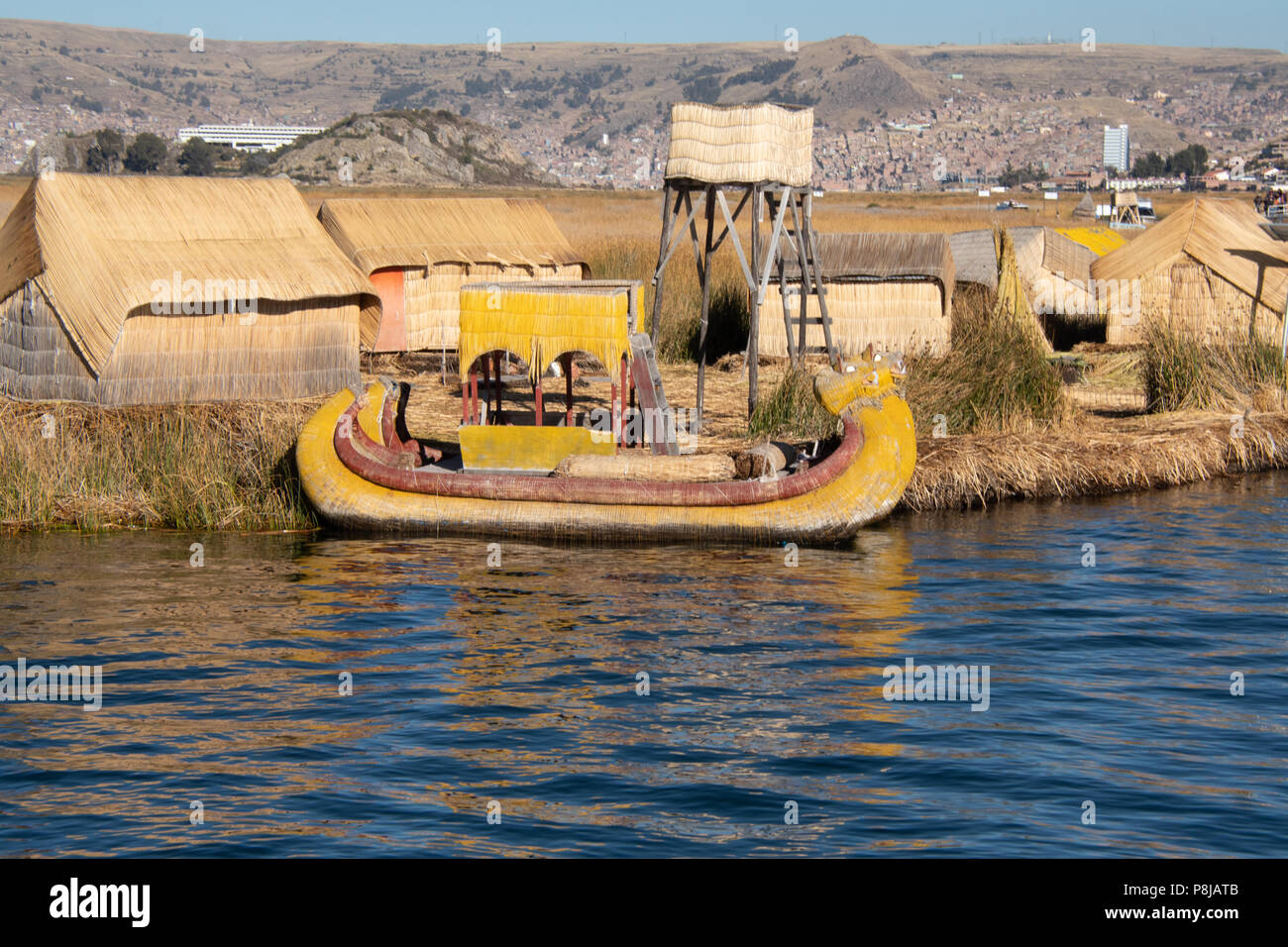 PERU SURAMERICANA lago ticaca Stock Photo - Alamy