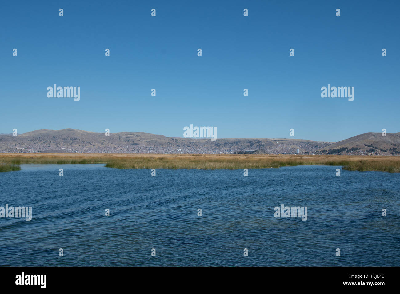 PERU SURAMERICANA lago ticaca Stock Photo - Alamy