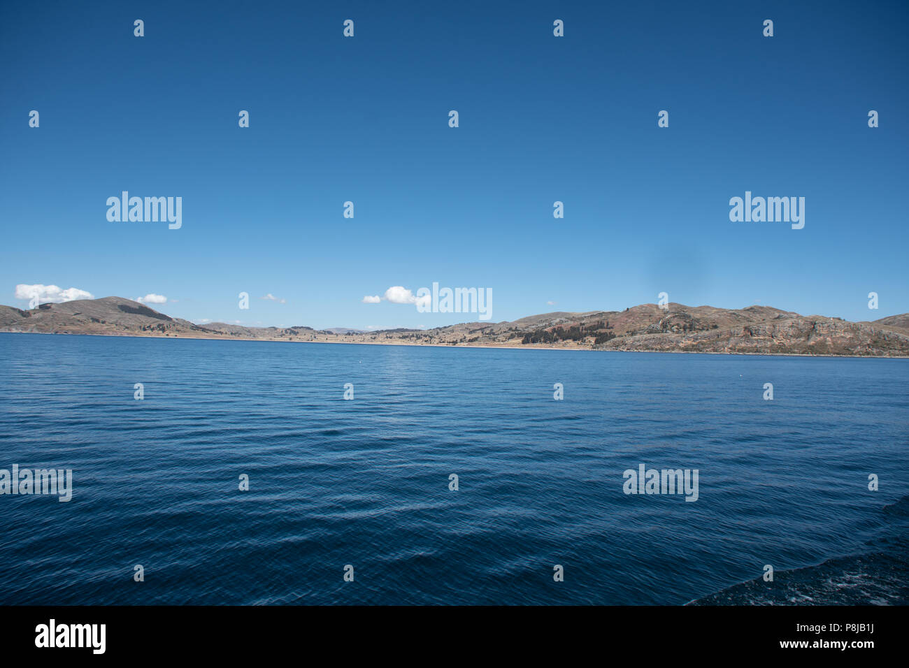 PERU SURAMERICANA lago ticaca Stock Photo - Alamy