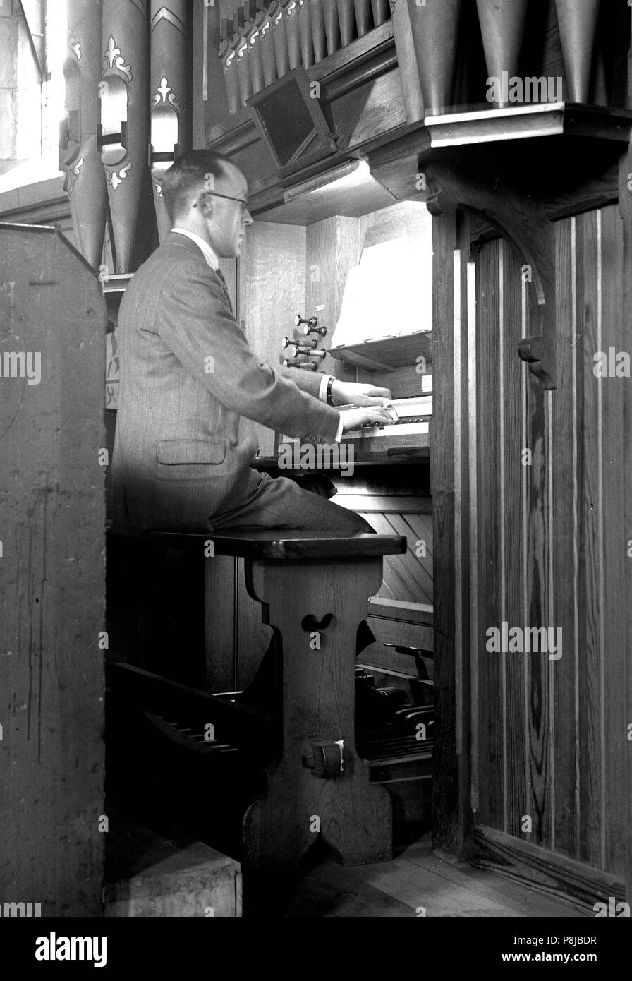 Church organist hi-res stock photography and images - Alamy
