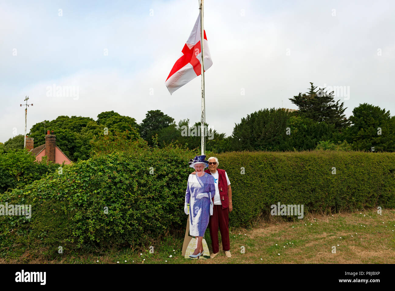 Cardboard cutout queen elizabeth hi-res stock photography and images ...