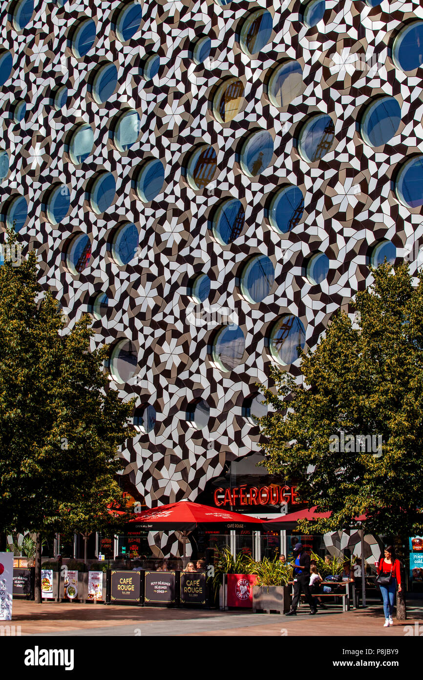 Cafe Rouge and The Ravensbourne University Building, Greenwich ...