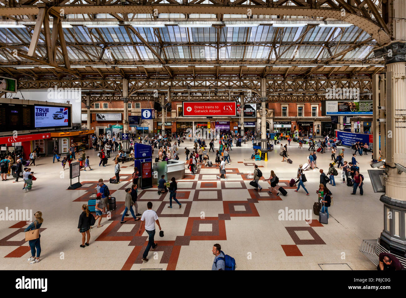 Victoria station architecture hi-res stock photography and images - Alamy
