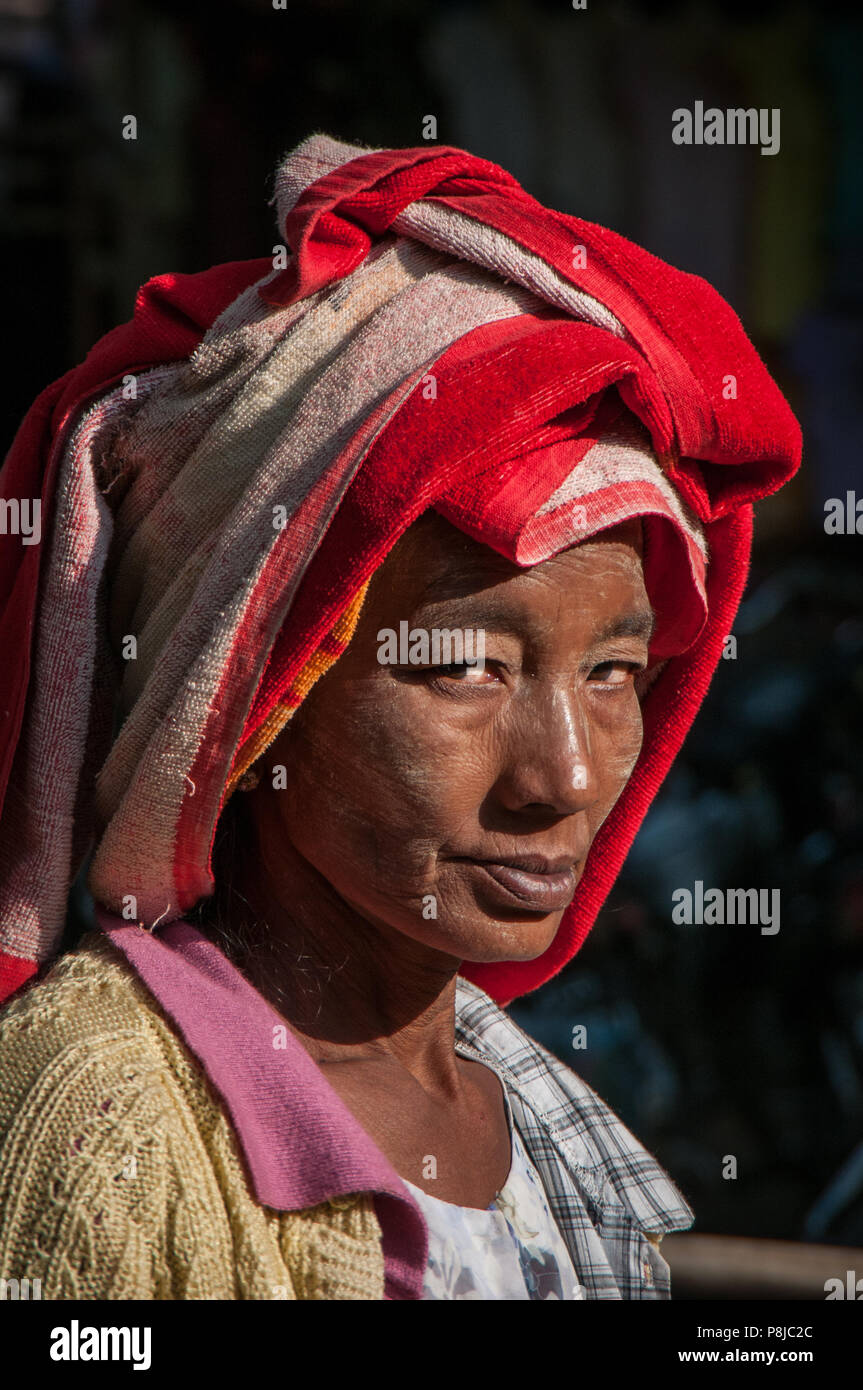 Old burmese lady Stock Photo - Alamy