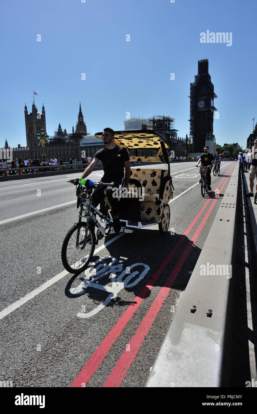 Bicycle rickshaw in london hi-res stock photography and images - Alamy