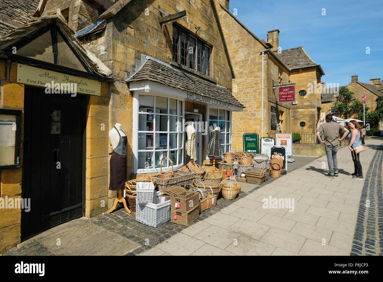 Cotswolds art gallery hi-res stock photography and images - Alamy