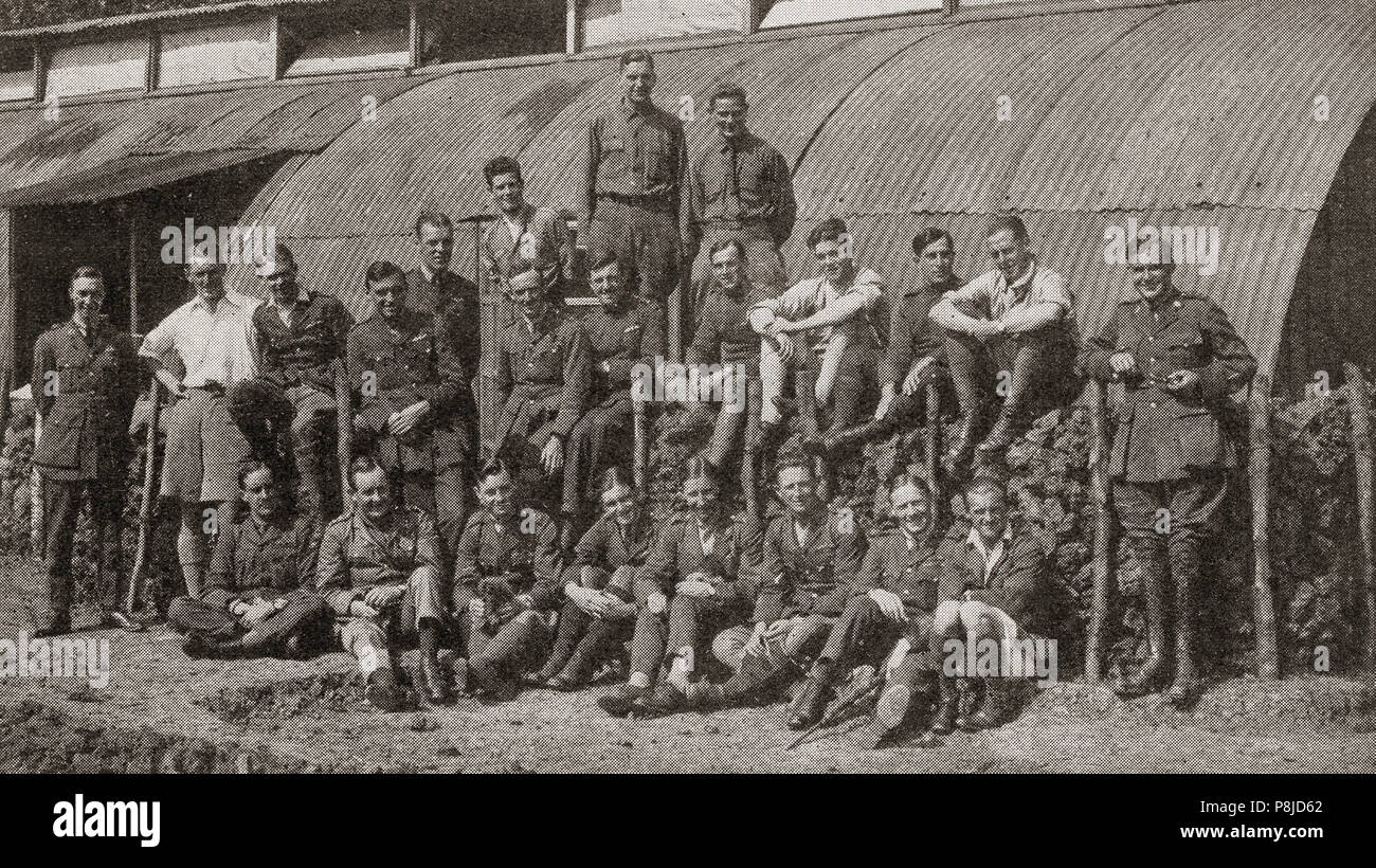 A squadron of World War 1 Royal Flying Corp (RFC) pioneer airmen Stock ...