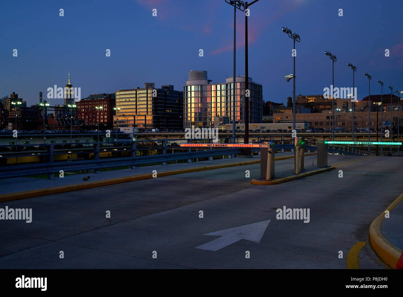 Garage rooftop parking hi-res stock photography and images - Alamy