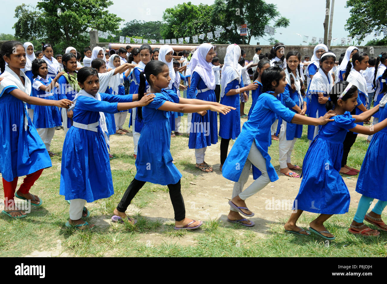 Bangladesh boat students hi-res stock photography and images - Alamy
