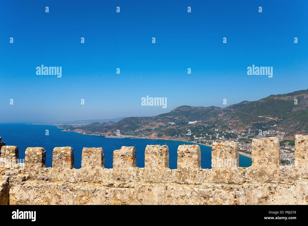 Crenellated wall hi-res stock photography and images - Alamy