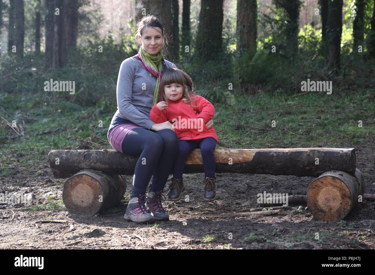 Log bench hi-res stock photography and images - Alamy