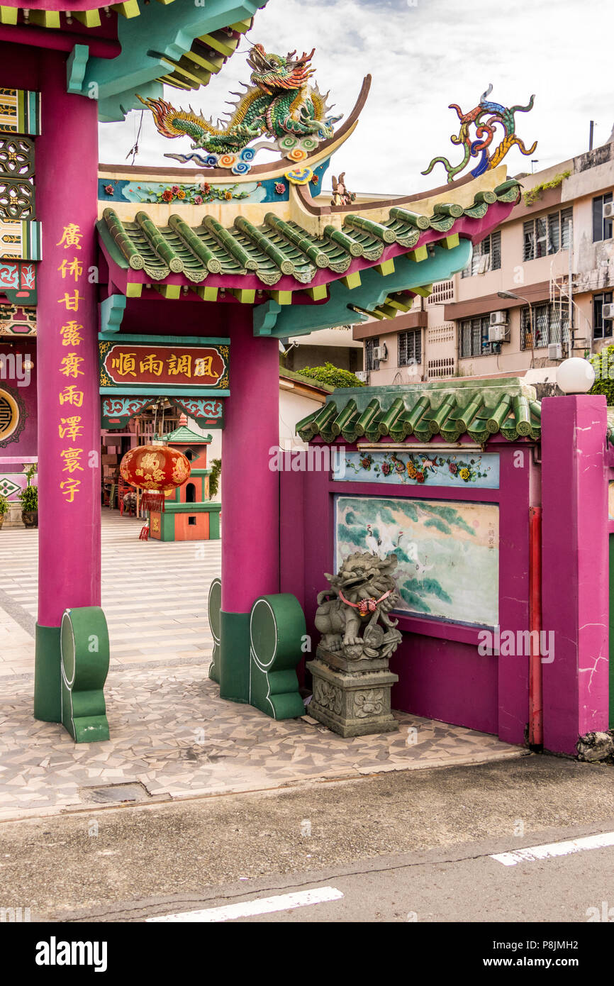 Ba Sian Miao Chinese temple Labuan Malaysia Stock Photo - Alamy