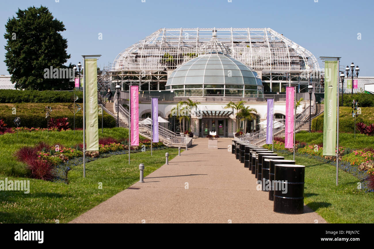 Phipps Conservatory Logo