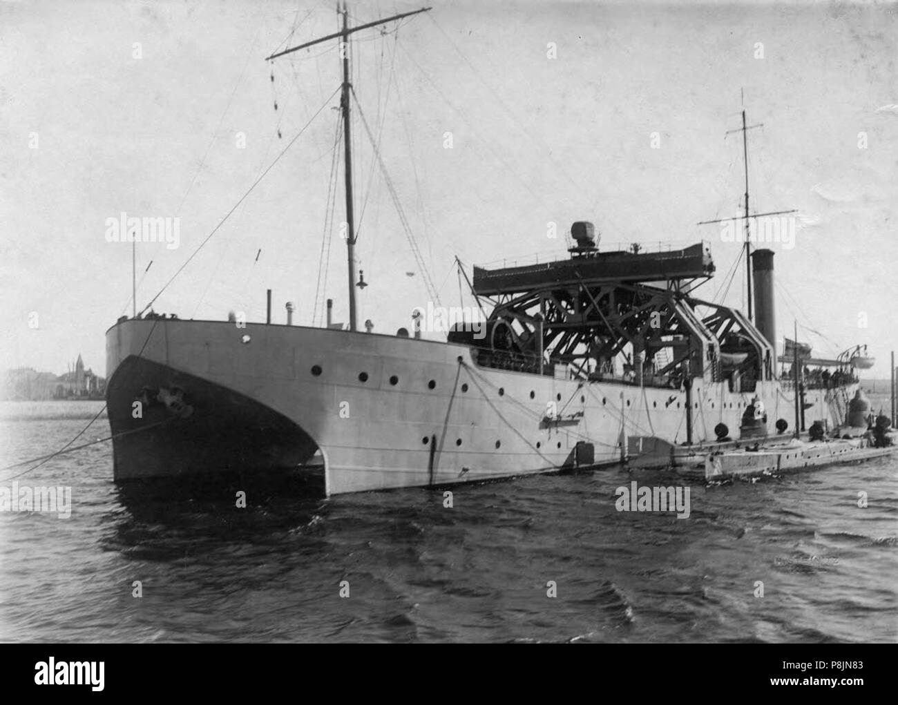 . 563 U-Boot-Hebeschiff VULCAN (Kiel 70.474 Stock Photo - Alamy