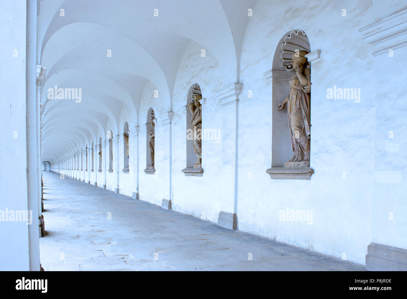 Colonnade renaissance architecture hi-res stock photography and images ...