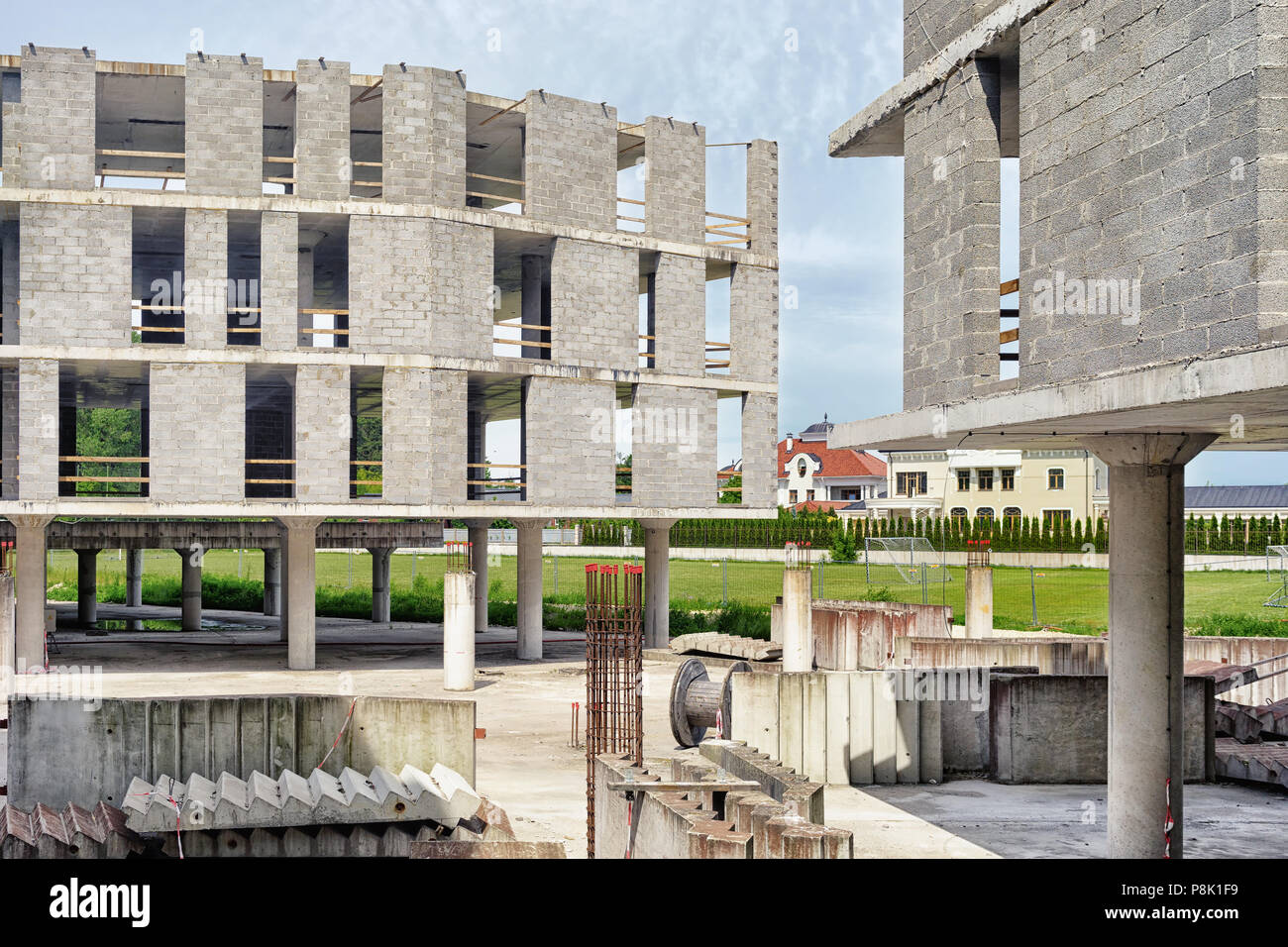 Construction of a multi-storey building Stock Photo - Alamy