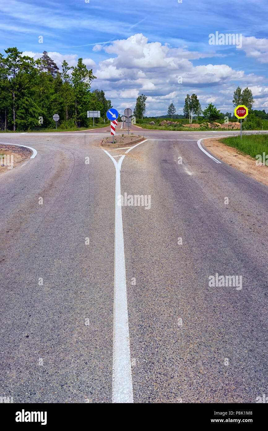Rural intersection country crossroads hi-res stock photography and ...