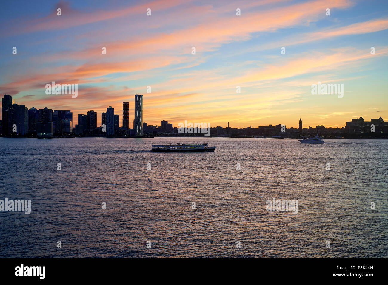 Jersey city and hoboken nj skyline hi-res stock photography and images ...