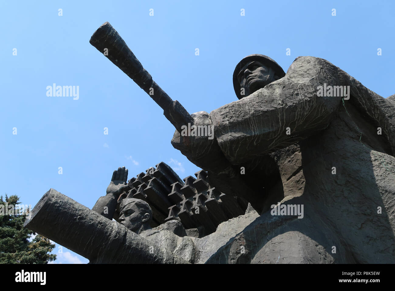 A heroic statue depicting Soviet troops crossing the Dnieper river ...