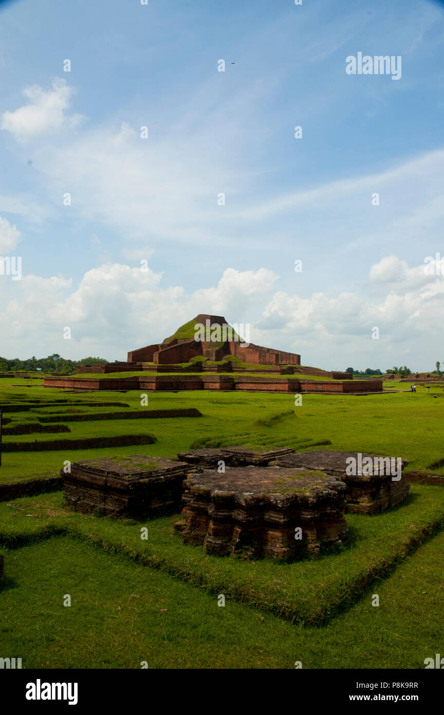 Paharpur buddhist vihara hi-res stock photography and images - Alamy