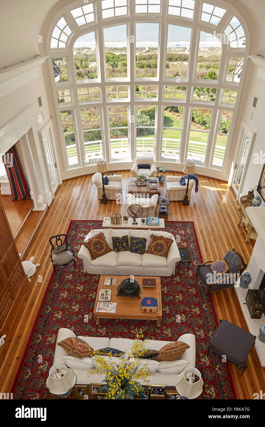 living room overlooking ocean front Stock Photo - Alamy