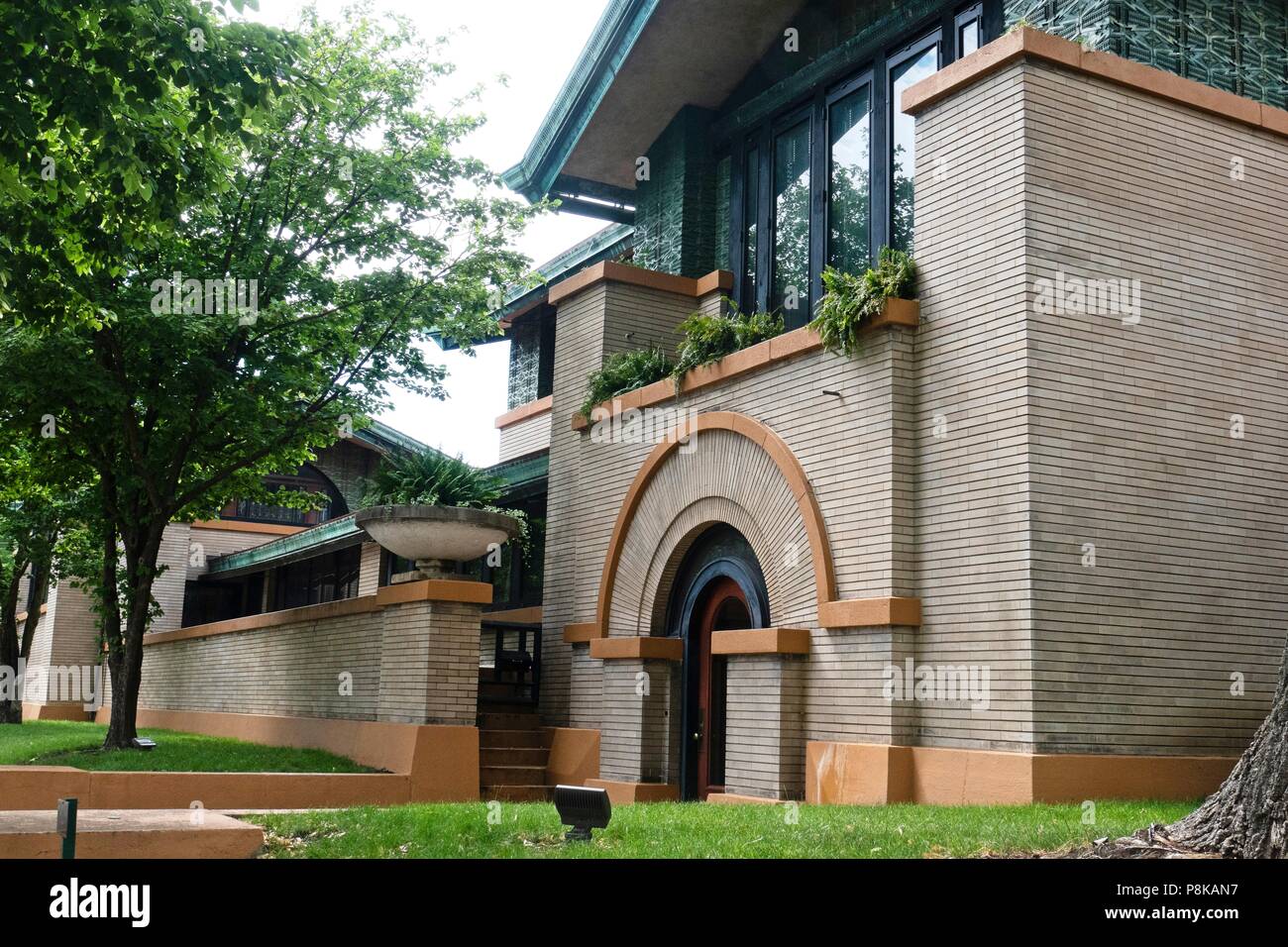 This fine example of Frank Lloyd Wright prairie style architecture was ...