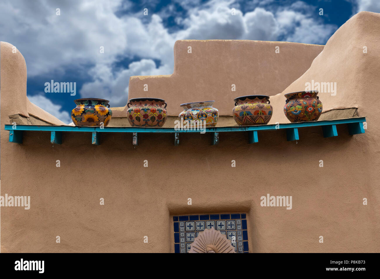 Adobe pots hi-res stock photography and images - Alamy