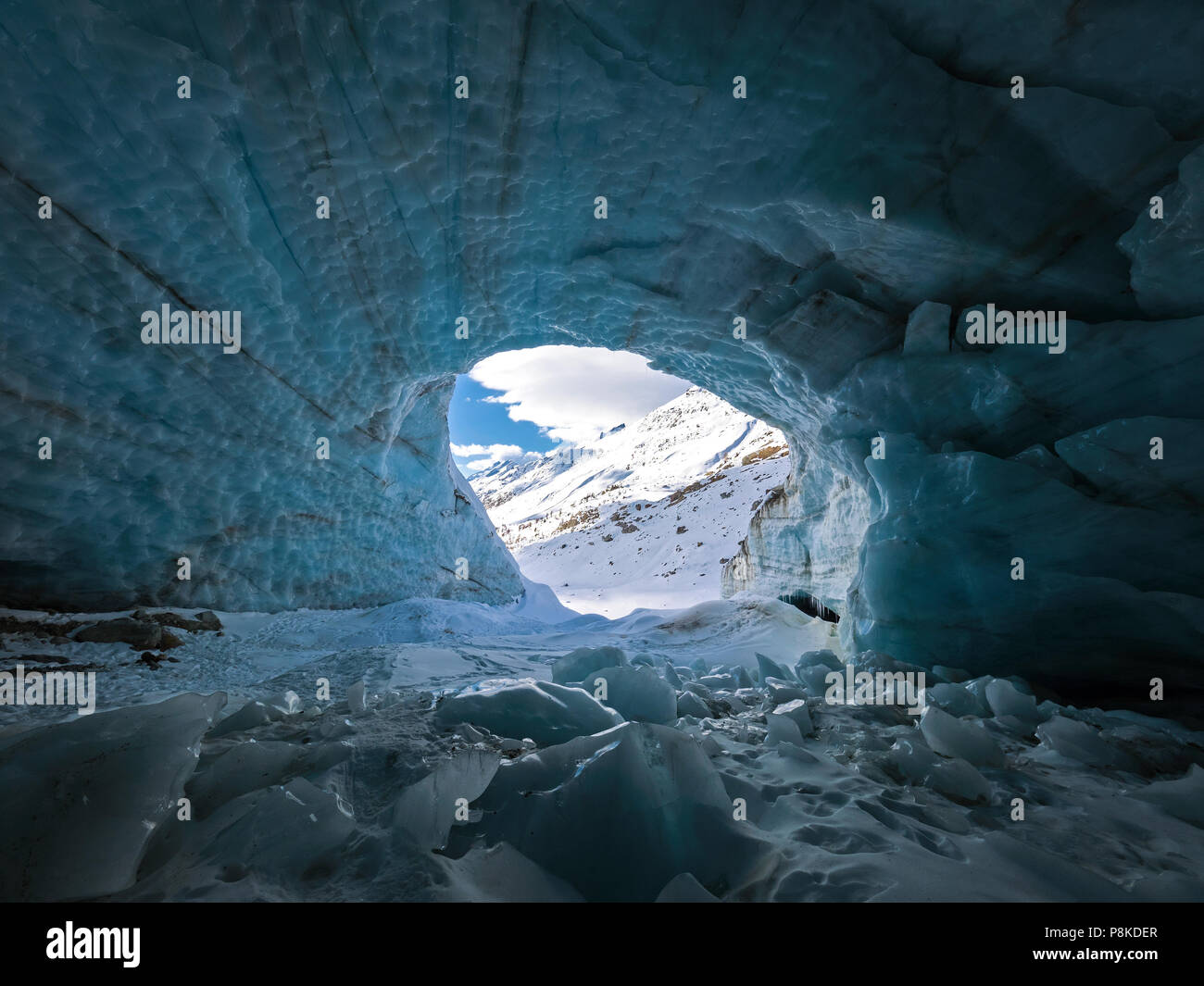 Gletscherhohle hi-res stock photography and images - Alamy