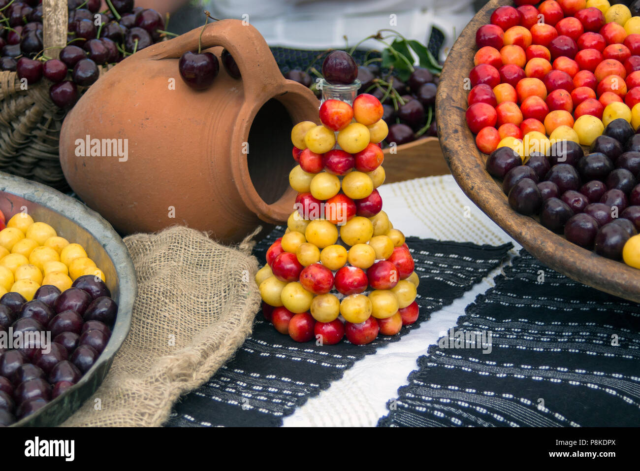 Varieties of cherries hi-res stock photography and images - Alamy