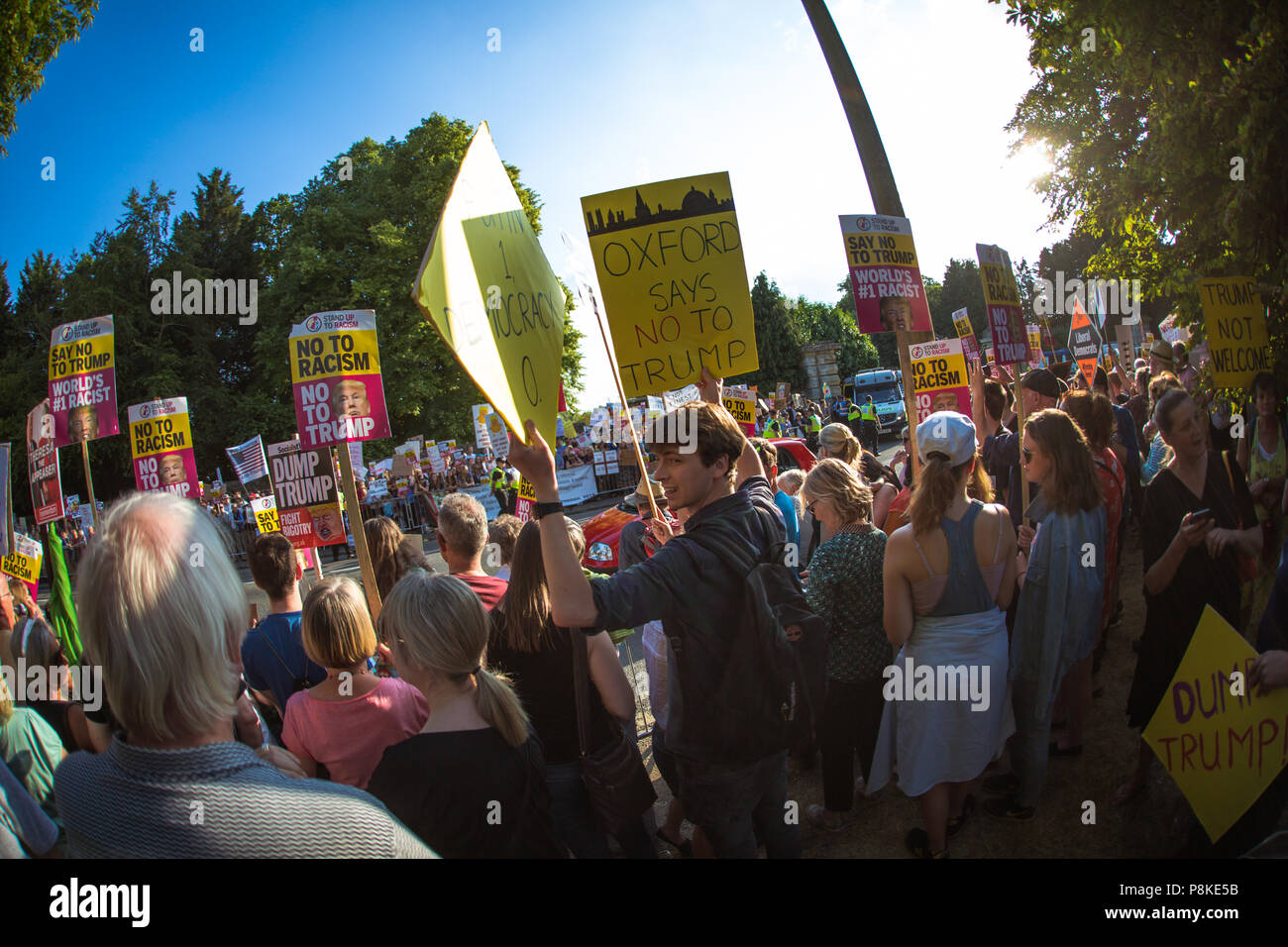 Angry crowds outside Blenheim palace protest against president Donald ...