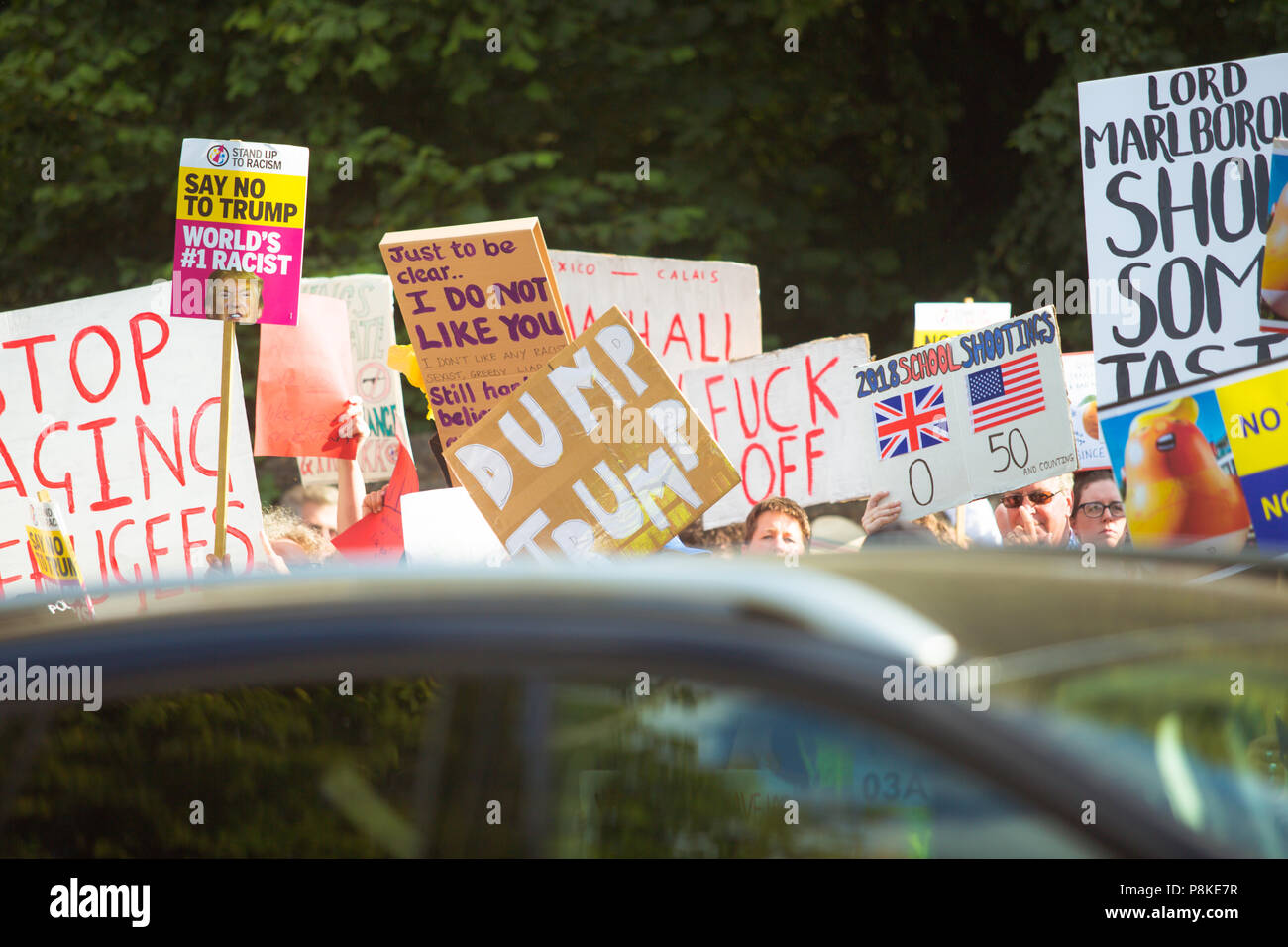 Angry crowds outside Blenheim palace protest against president Donald ...