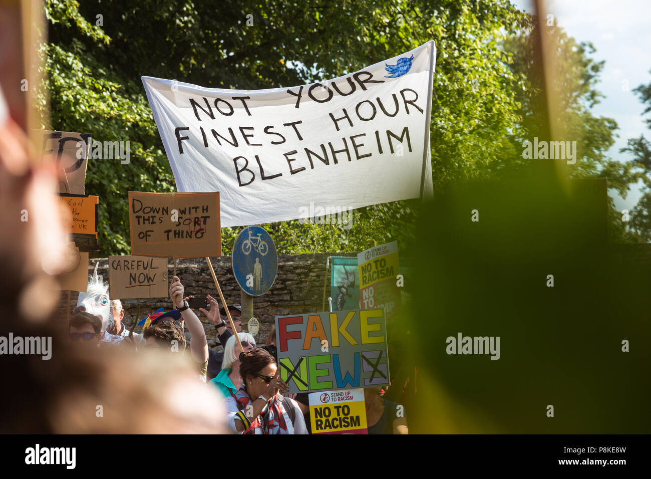 Angry crowds outside Blenheim palace protest against president Donald ...