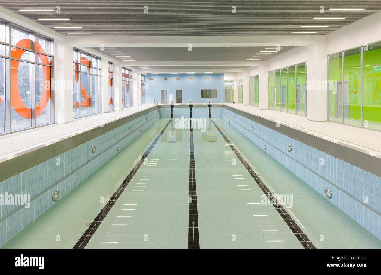 Empty swimming pool in modern sports center Stock Photo - Alamy