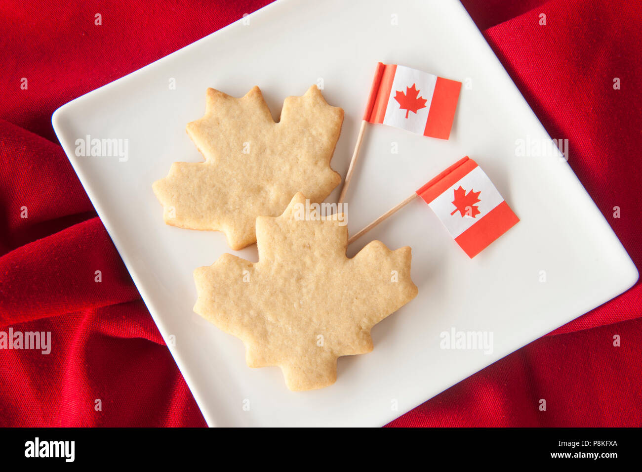 Plate leaf symbol hi-res stock photography and images - Alamy