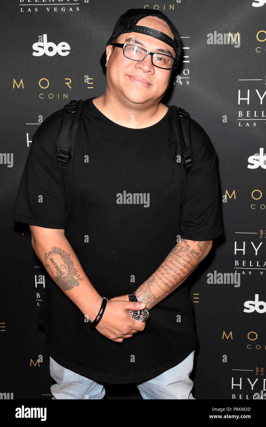 E hosts hi-res stock photography and images - Alamy