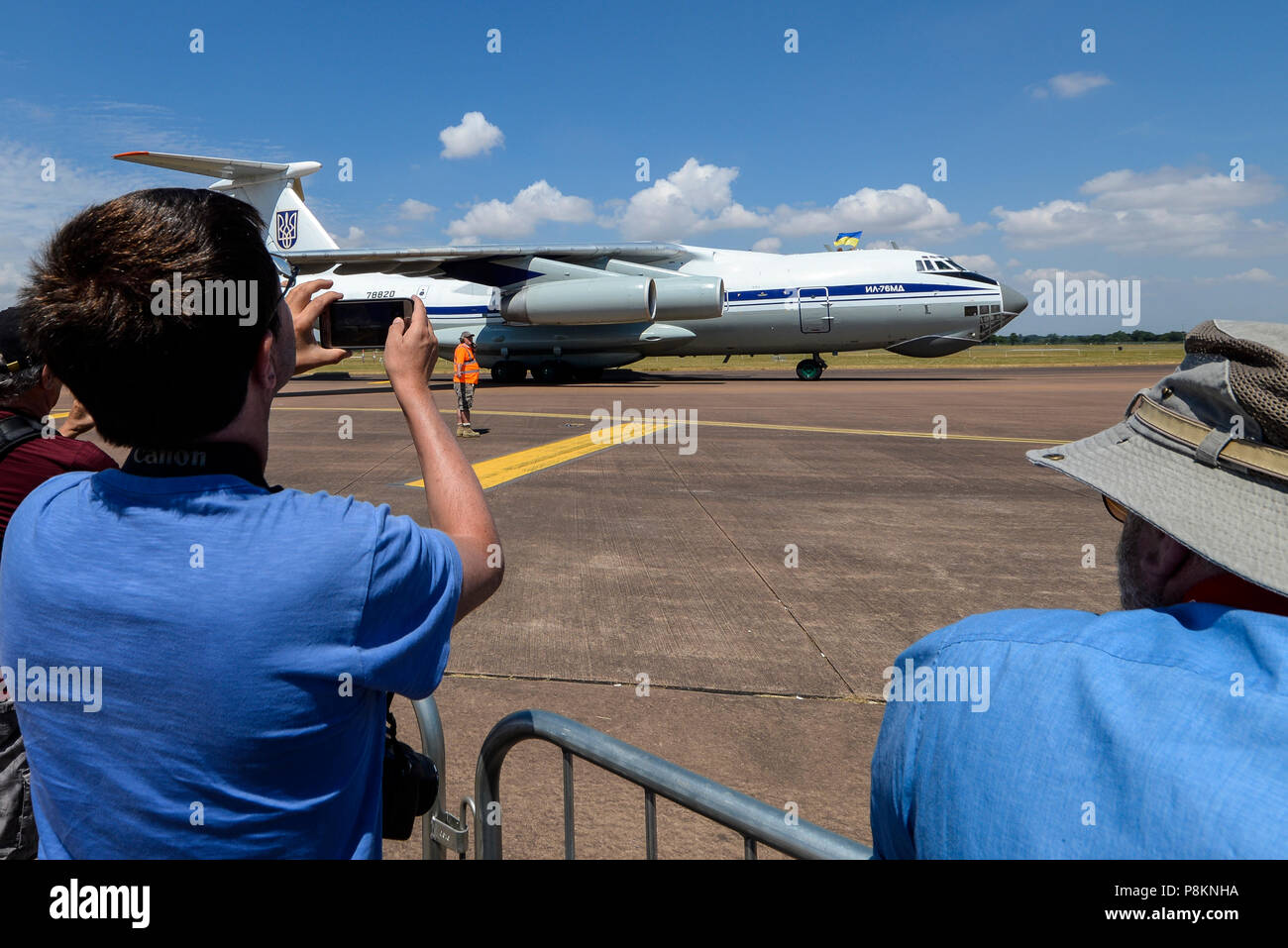 Ukrainian Air Force Ilyushin Il-76 tanker transport - Russian built ...