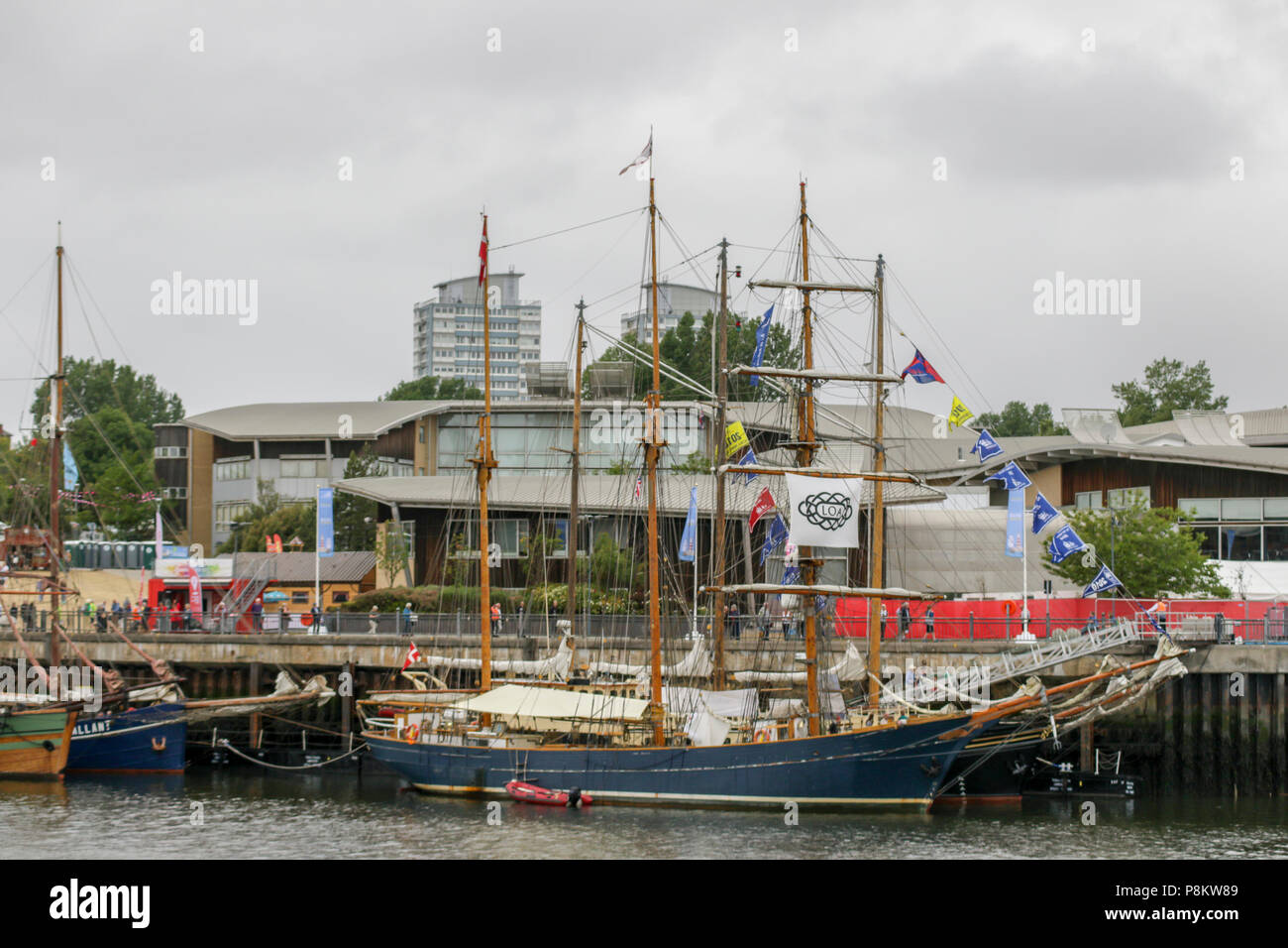 Loa ship hi-res stock photography and images - Alamy