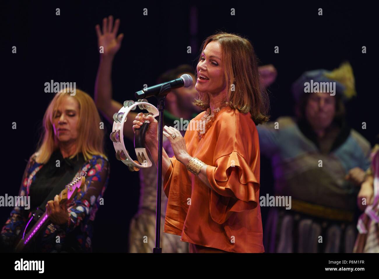 Charlotte caffey hi-res stock photography and images - Alamy