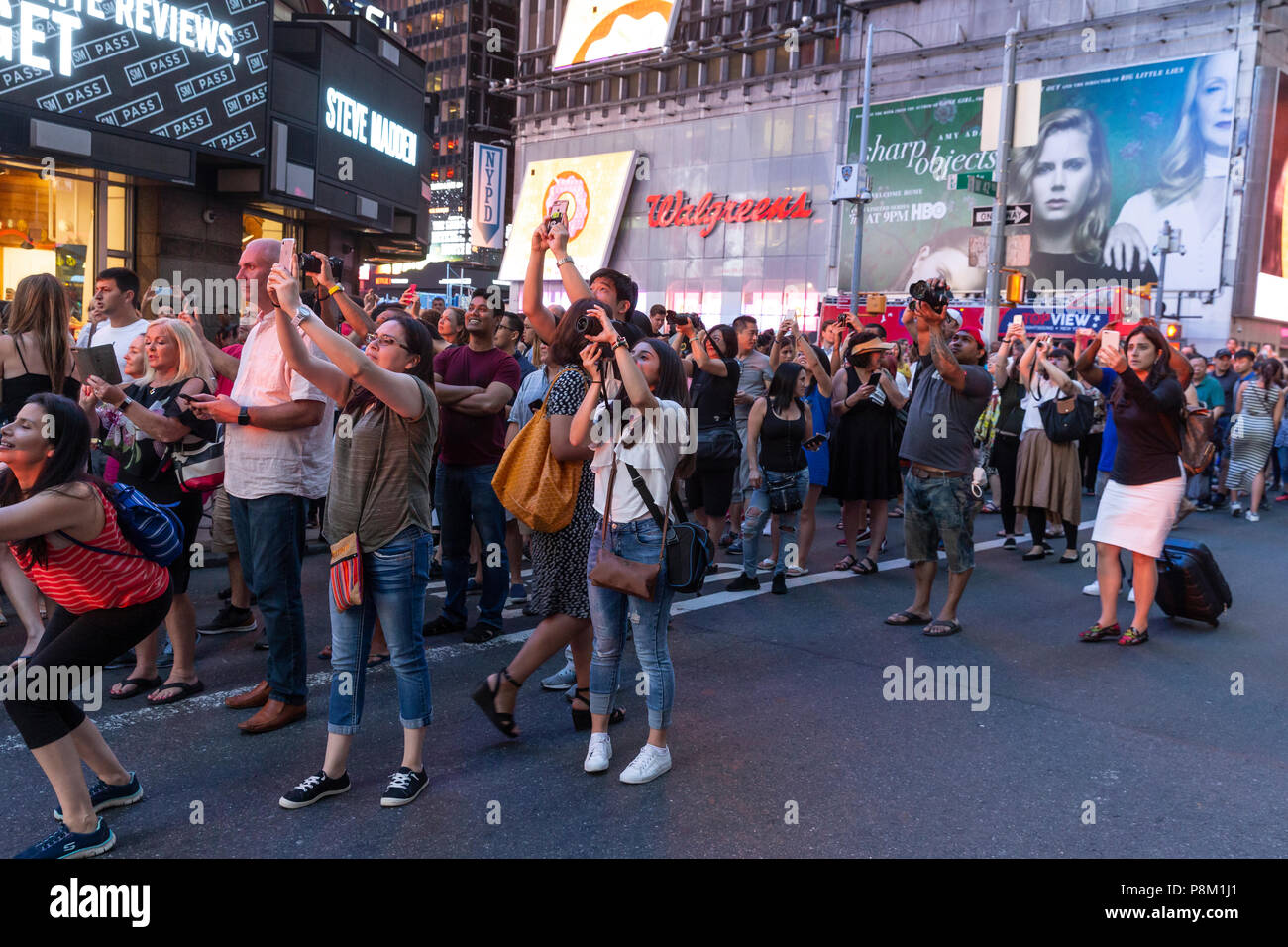 East west alignment hi-res stock photography and images - Alamy