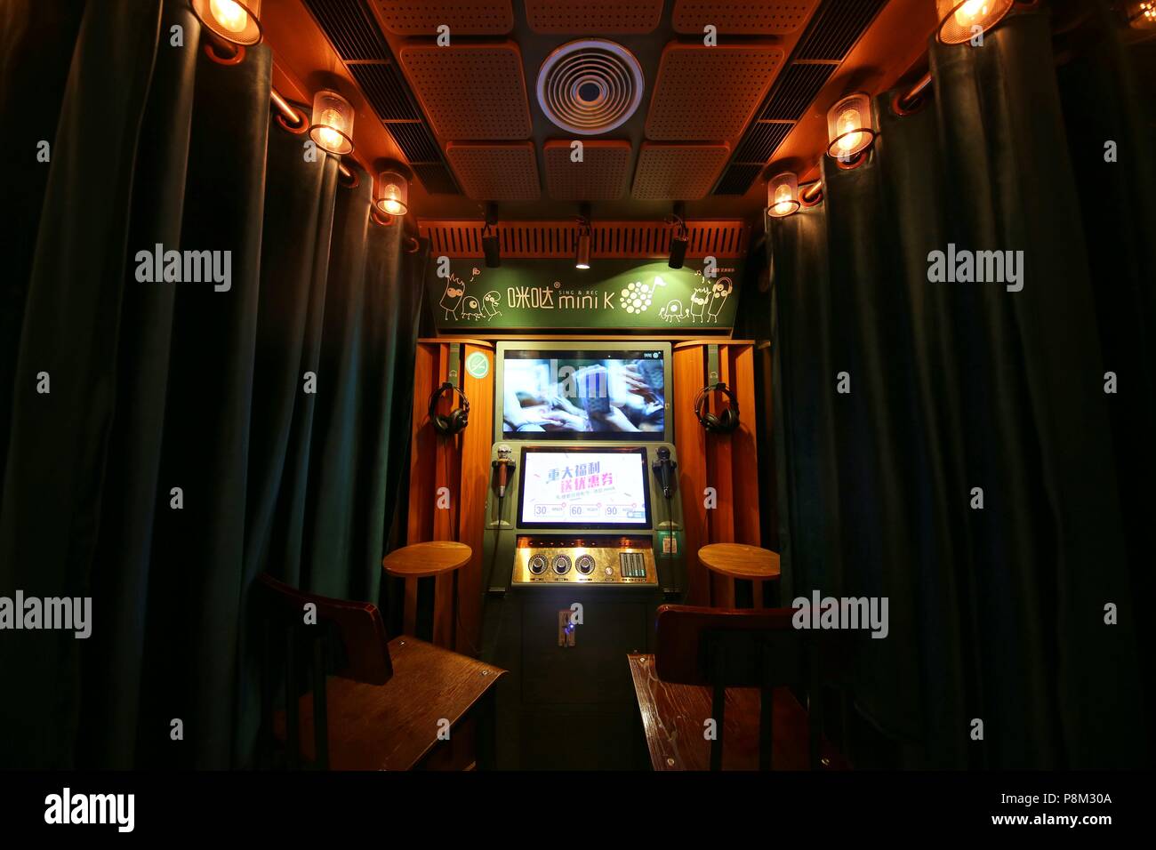 July 13, 2018 - Zhengzhou, Zhengzhou, China - Zhengzhou, CHINA-Mini ...