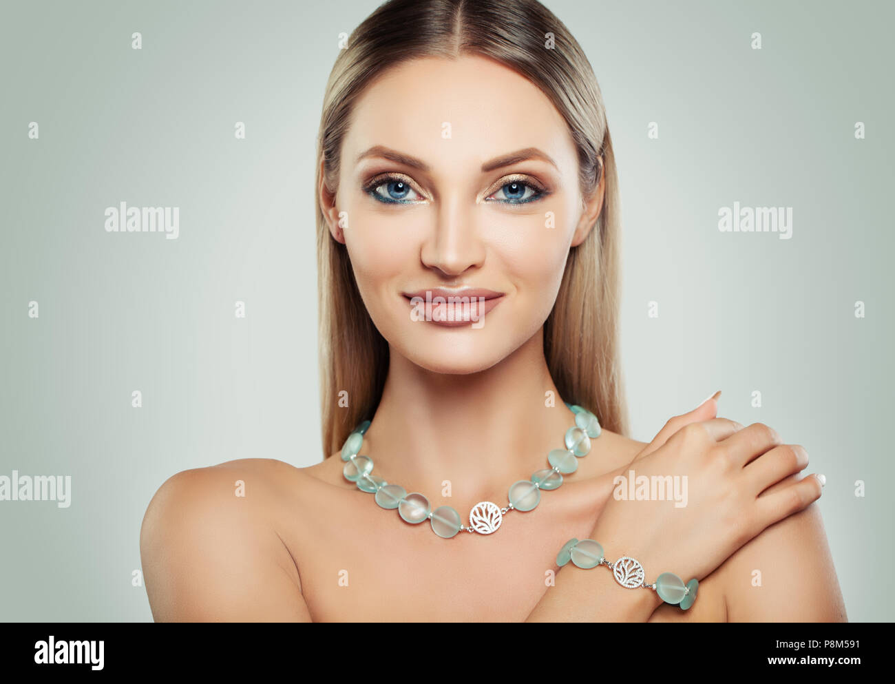 Silver jewellery model hi-res stock photography and images - Alamy