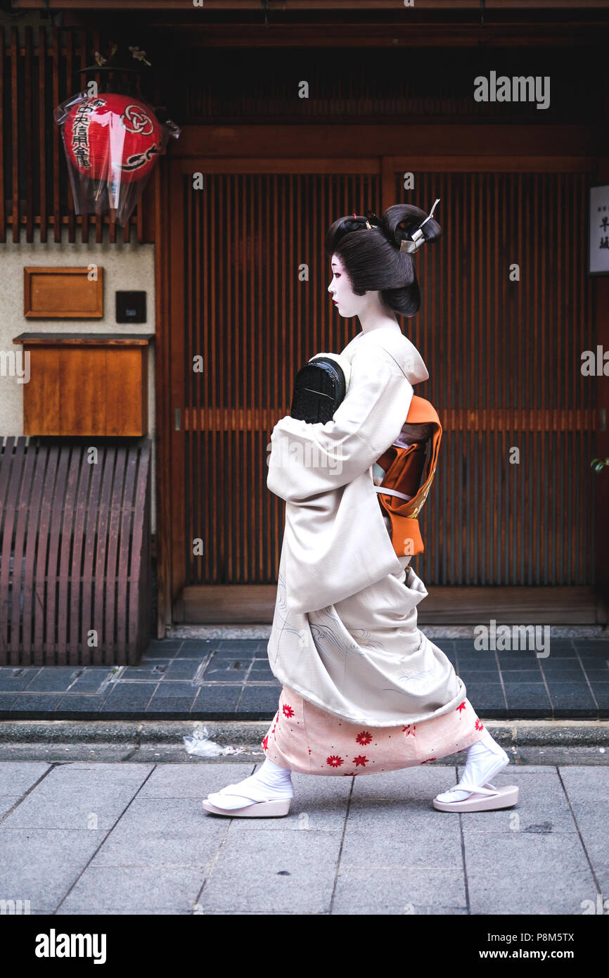 Ancient japanese disguise hi-res stock photography and images - Alamy