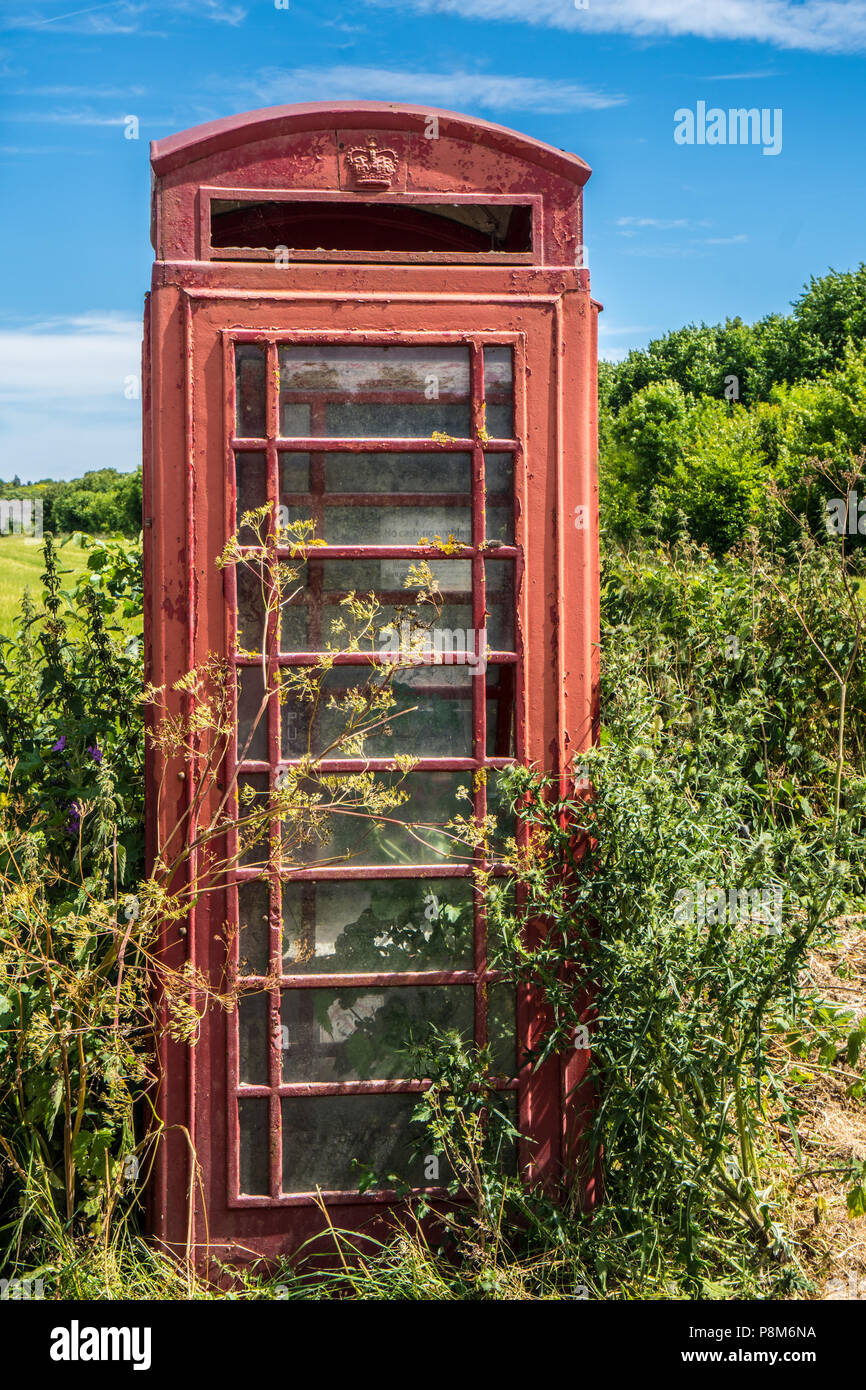 Vintage english phone box hi-res stock photography and images - Alamy